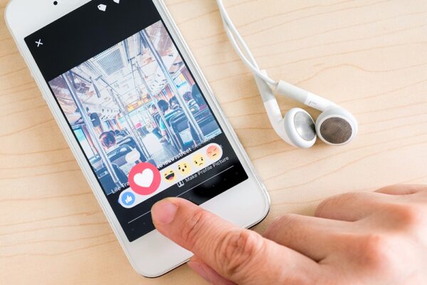 Cara Unik Memaksimalkan Emoji untuk Copywriting | MARKEY