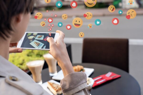 Cara Unik Memaksimalkan Emoji untuk Copywriting | MARKEY